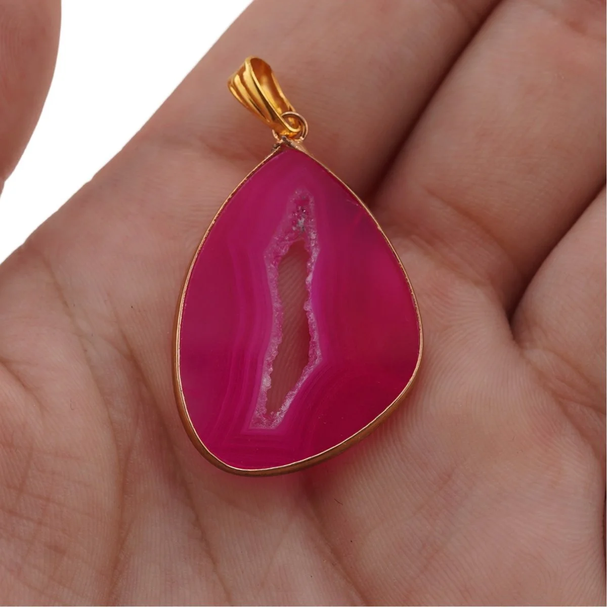 Pandantiv Agat roz cu montura aurie, 3-4cm - pe STONEMANIA.RO