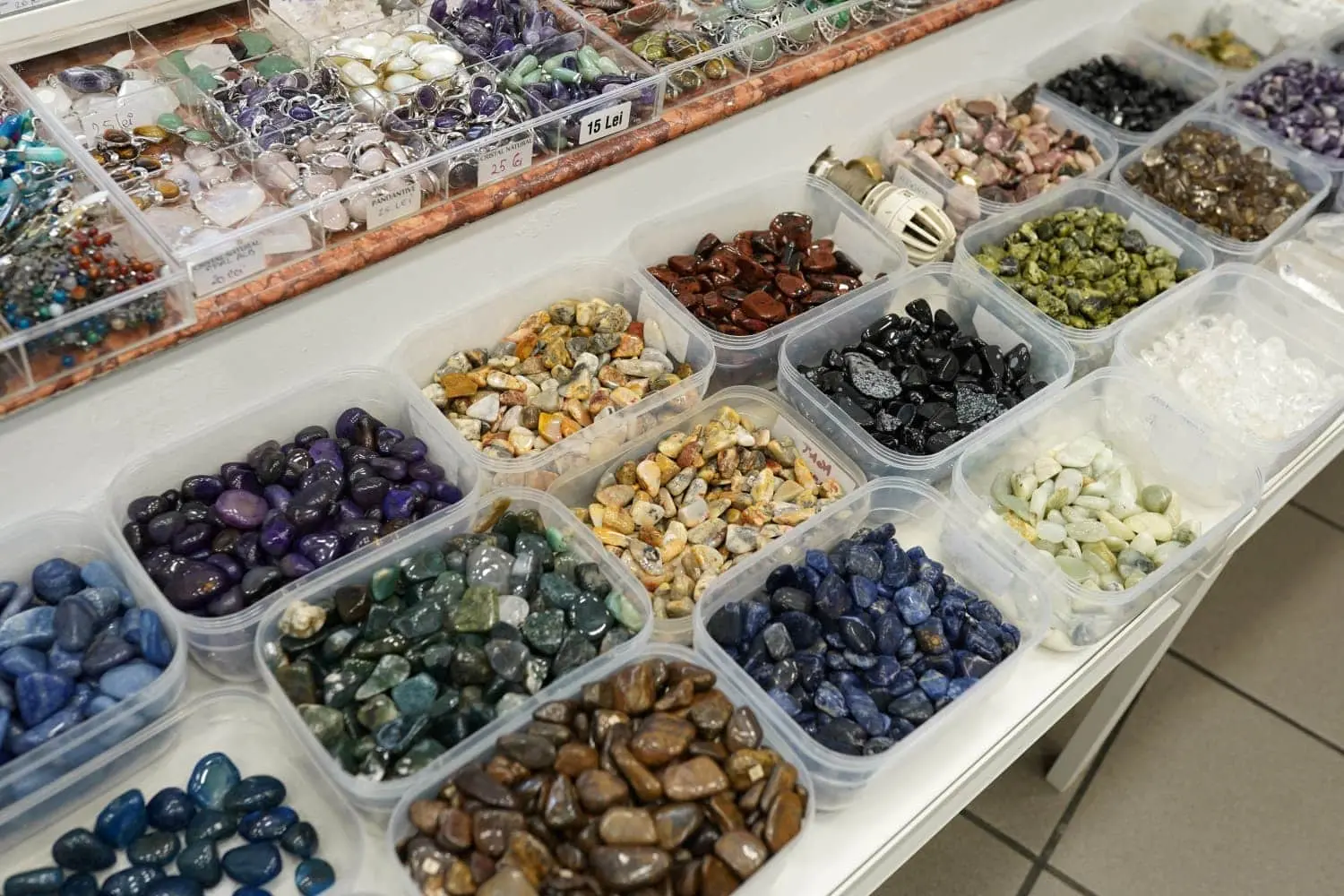 StoneMania Bijou Store Bucharest - Semi-precious stones showroom Bucharest