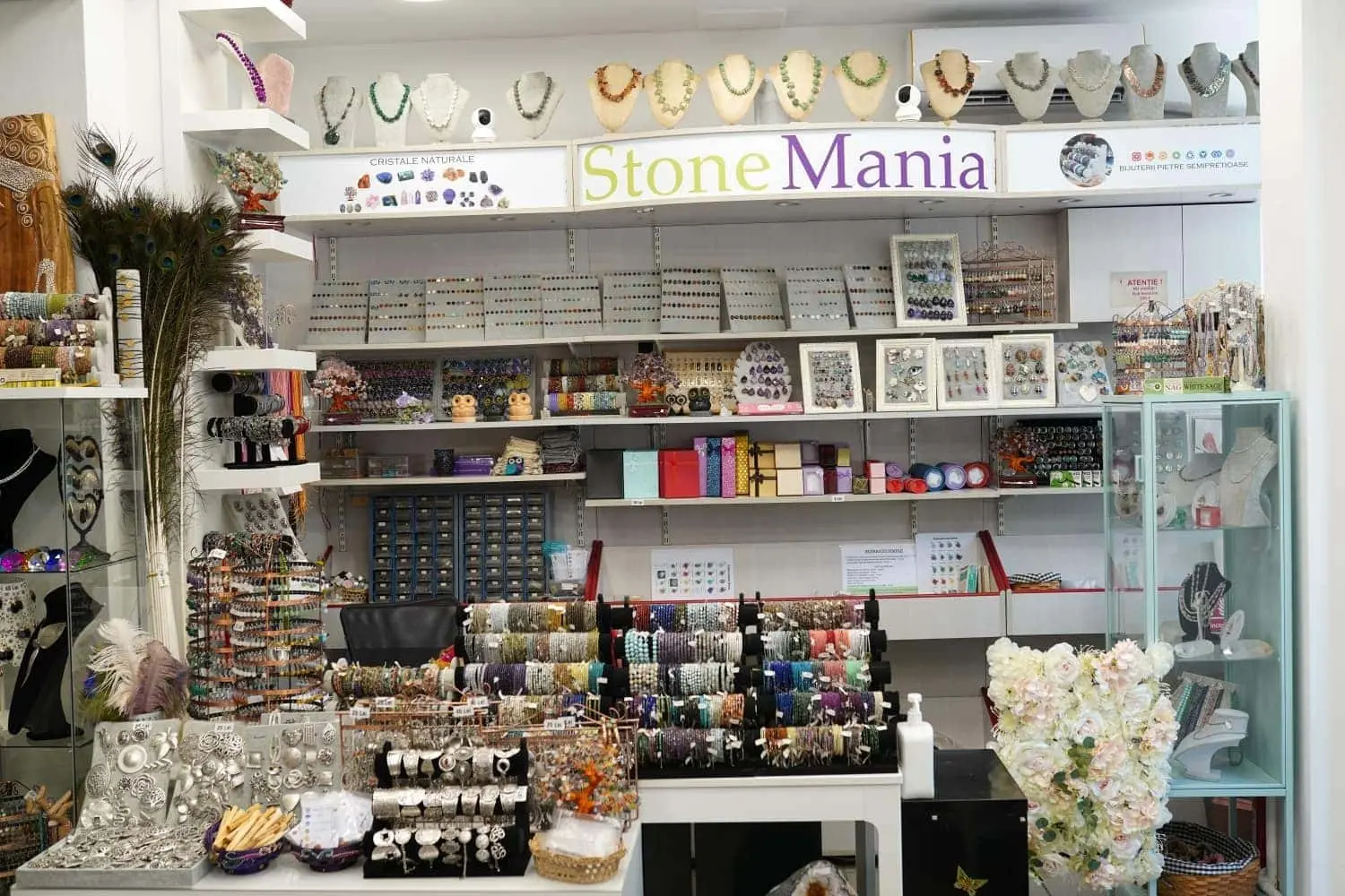 StoneMania Bijou Store Bucharest - Semi-precious stones showroom Bucharest