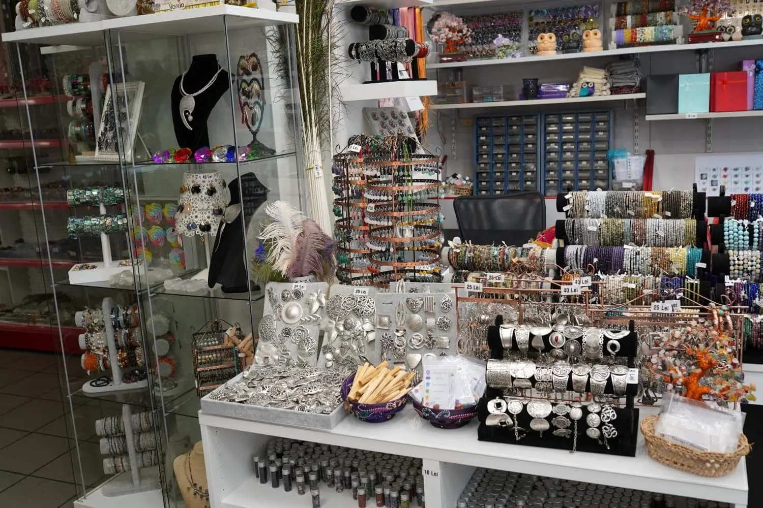 StoneMania Bijou Store Bucharest - Semi-precious stones showroom Bucharest