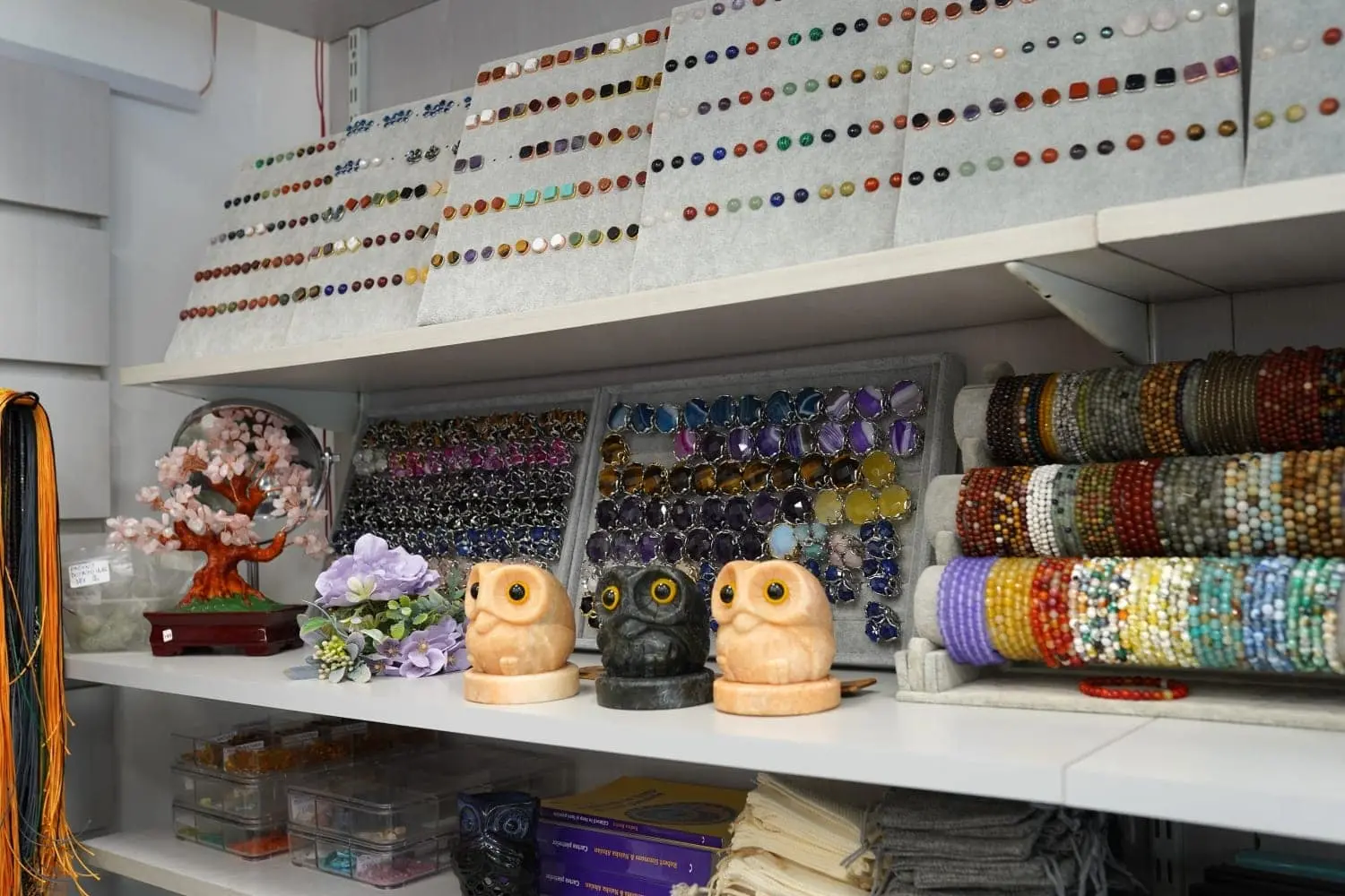 StoneMania Bijou Store Bucharest - Semi-precious stones showroom Bucharest